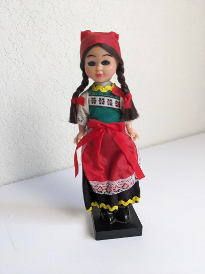 Vintage International Folk Sleepy Eye Doll – Petal Pushers Nursery